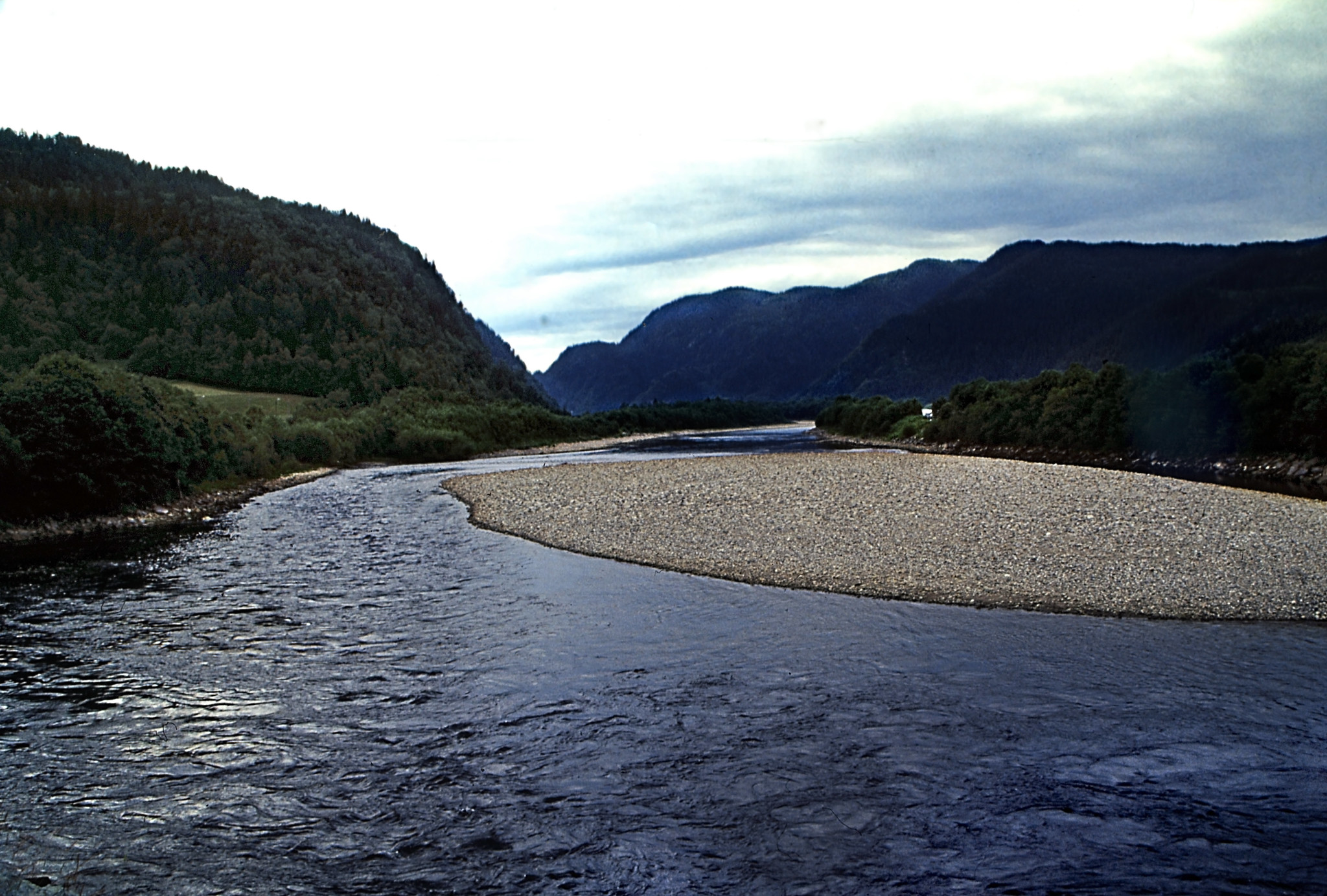 IHE Delft researcher wins challenge with report on reducing hydropower ...