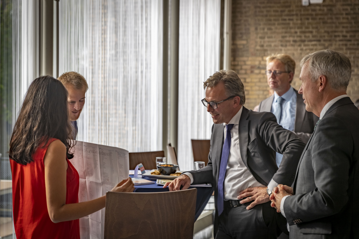 Dutch water minister: IHE Delft alumni help improve international ...